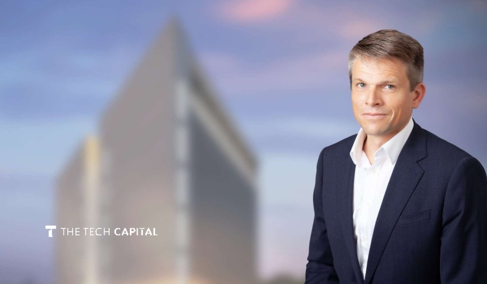 Stonepeak's Digital Edge lands $335m green loan for data centre ...